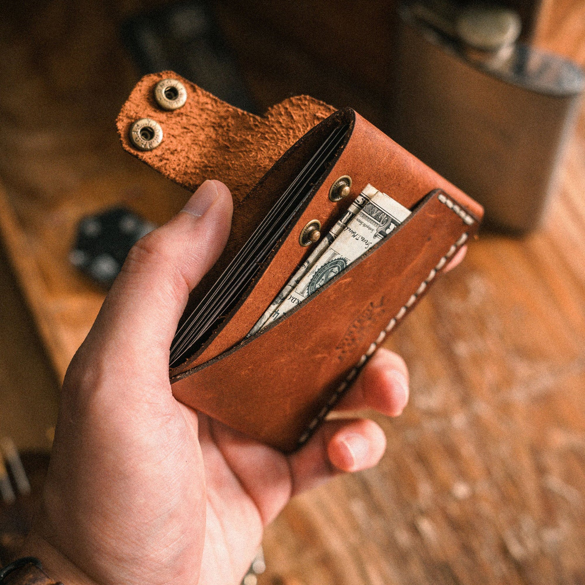 Slim Cash Caddy - Cow-Pull up leather – Rusty leather c